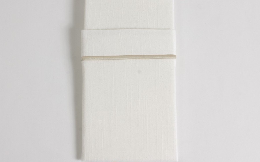 White with Cashmere Border Micki Napkin